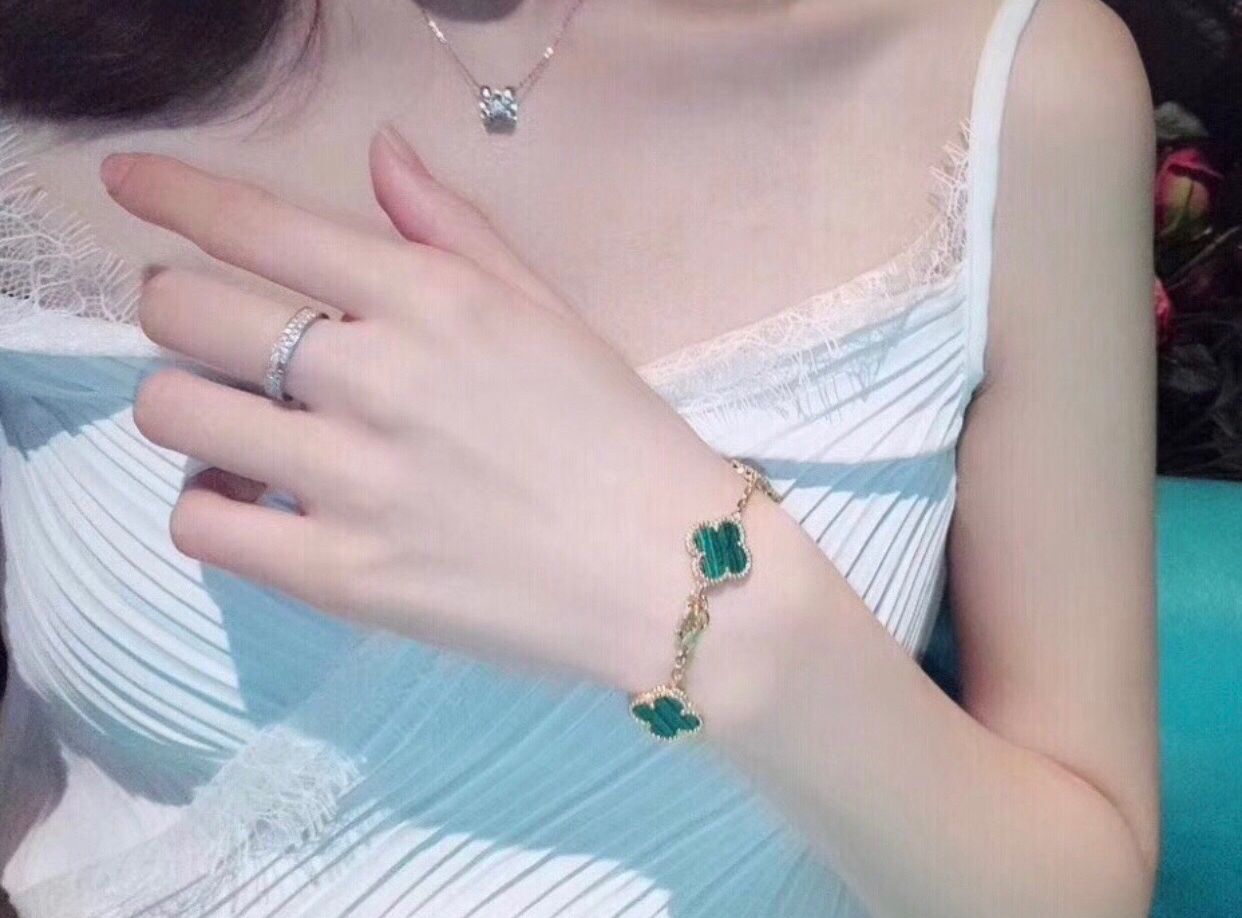 Van Cleef Arpels VCA green malachite vintage Alhambra bracelet 5 motifs 18k gold